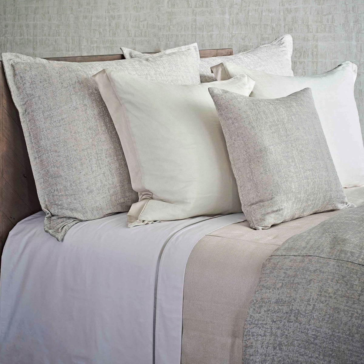 Serac Euro Sham – Ann Gish